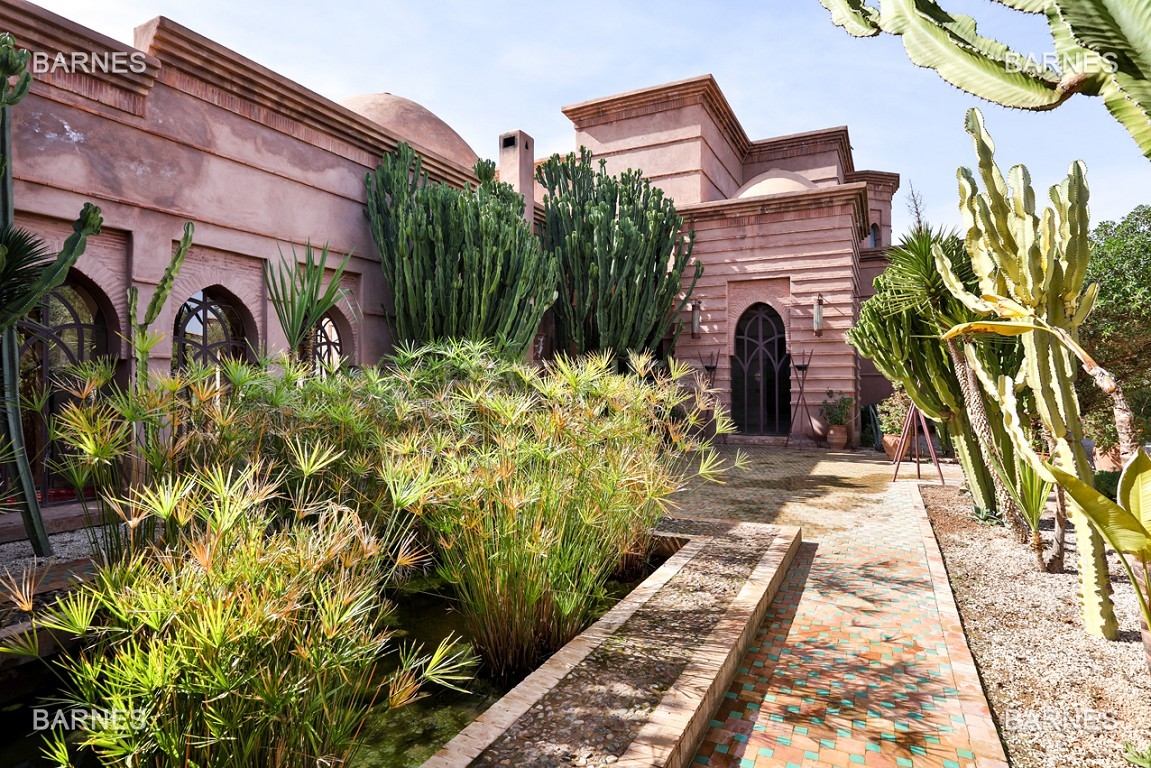 Beautiful Moroccan villa close to the center - Luxury homes for sale ...